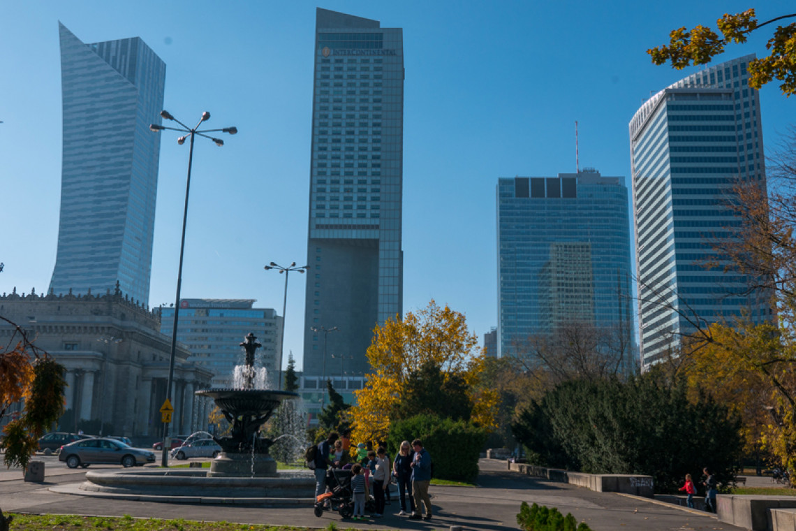 Plac Defilad w Warszawie przejdzie zieloną metamorfozę. Poszukiwany ...