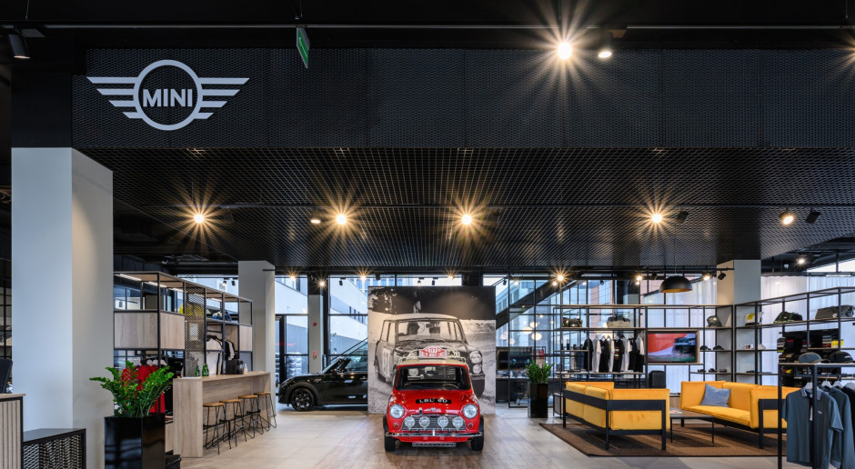Tak wygląda jeden z pierwszych salonów Mini w Polsce w nowej aranżacji