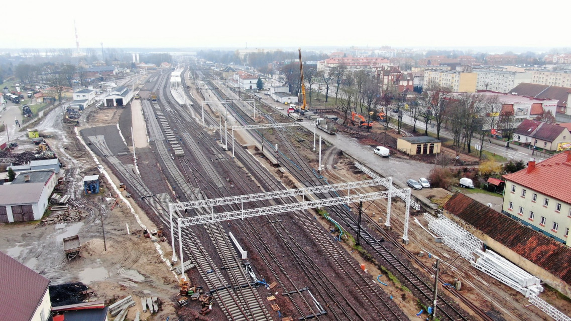 Rail Baltica w Ełku: powstają nowe perony i wiadukty w okolicy