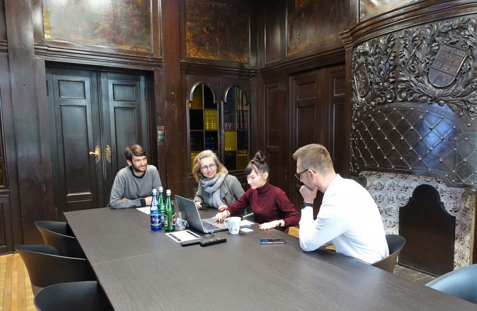 Biuro w kamienicy: siedem klimatycznych projektów