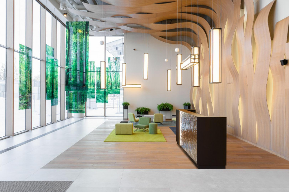 Biurowiec w Gdańsku ma lobby inspirowane... kąpielami leśnymi