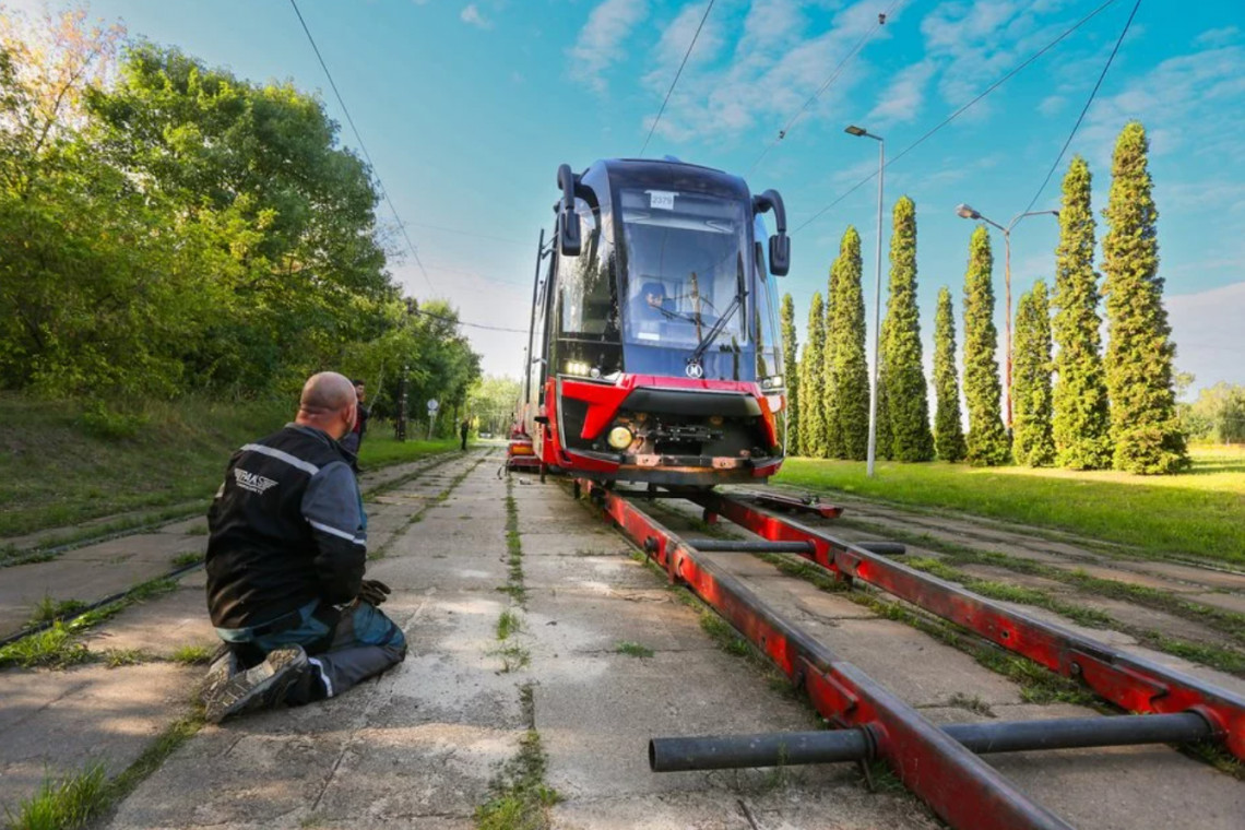 Tramwaj Moderus Gamma już w Łodzi. To inwestycja warta niemal 270 mln ...