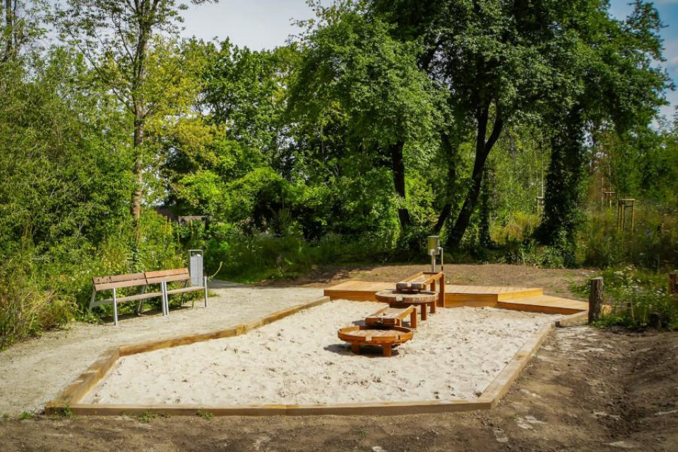 Pole Mokotowskie, park Akcji Burza, zielone torowiska. Warszawa ma za ...