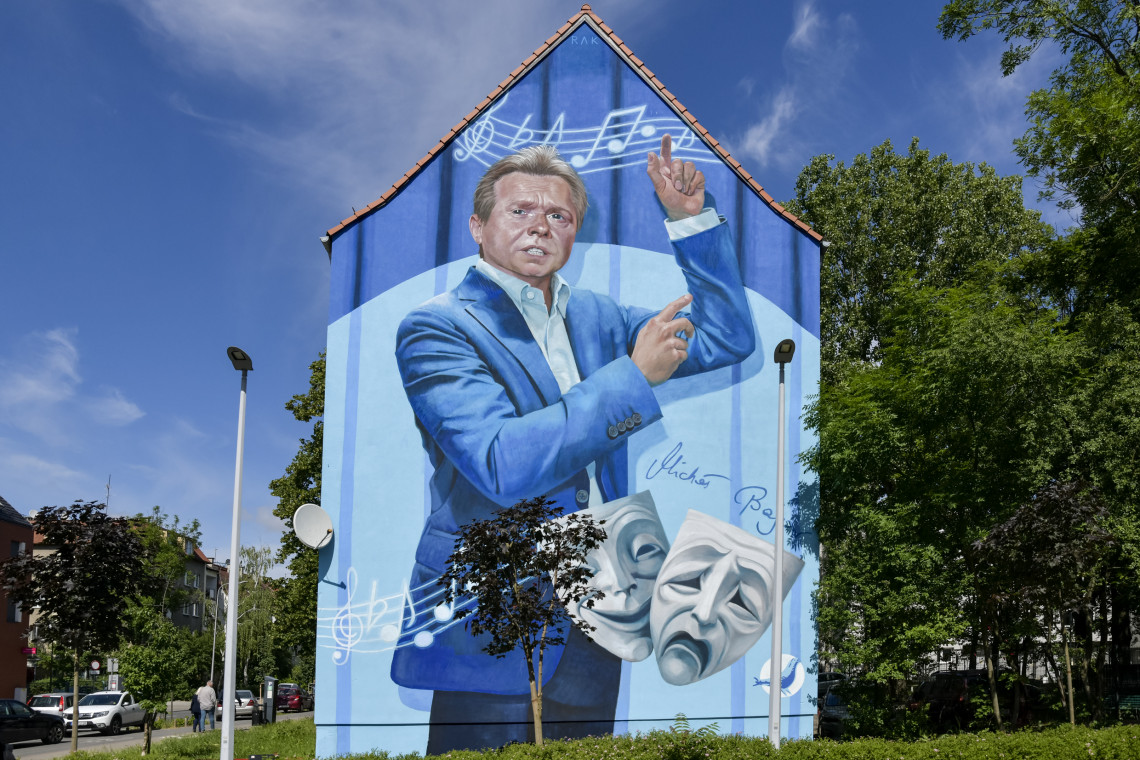 Michał Bajor ma swój własny mural w Opolu. Tak się prezentuje!