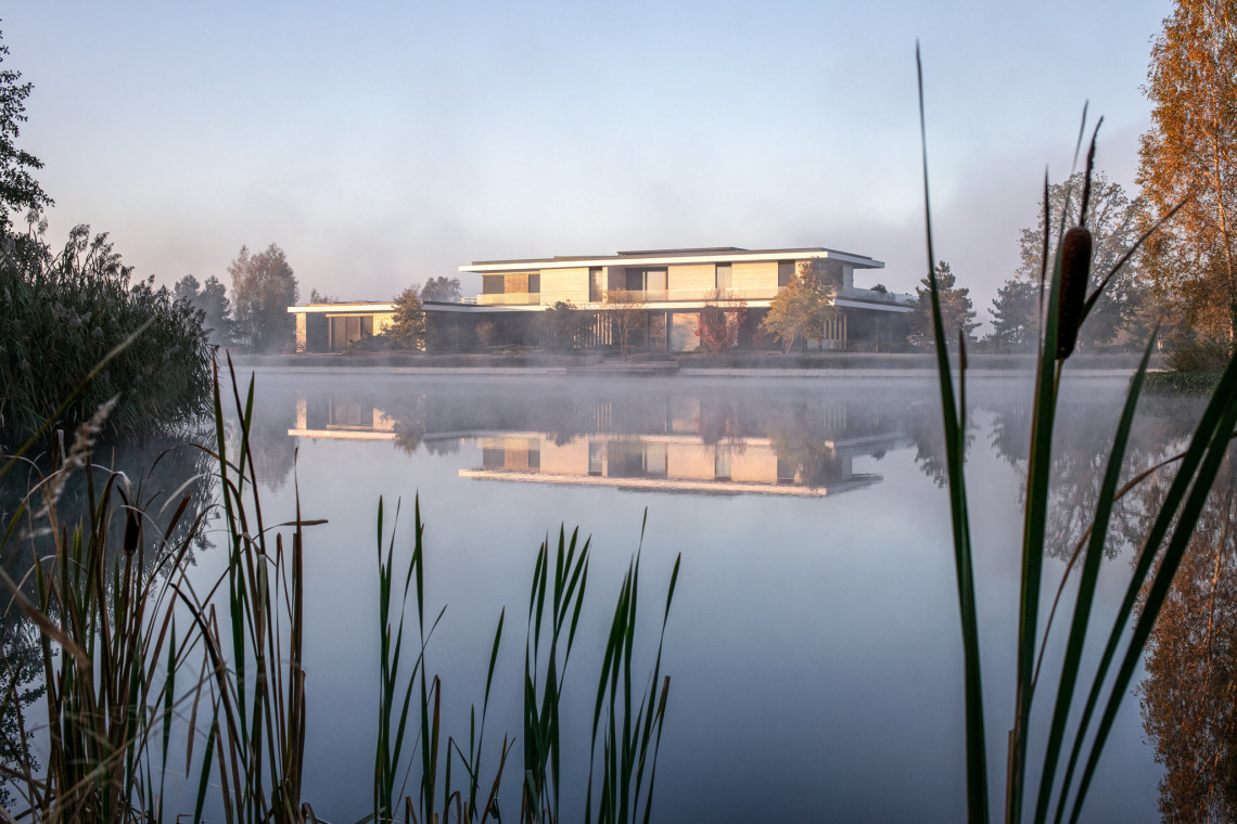 Lakefront Residence: niezwykły dom otoczony z trzech stron wodą. To ...
