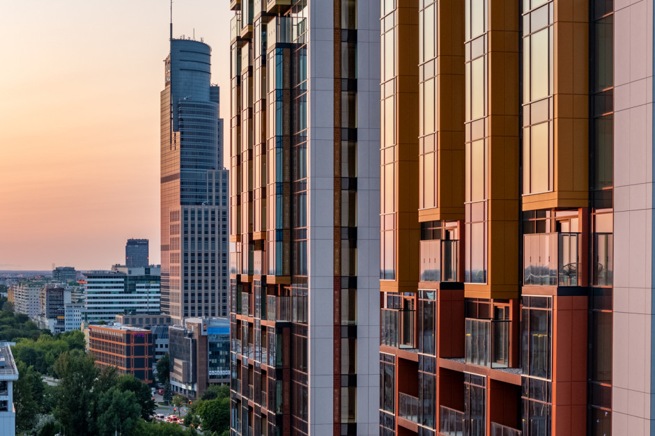 Towarowa Towers już tętni życiem. To nowy punkt orientacyjny na mapie ...