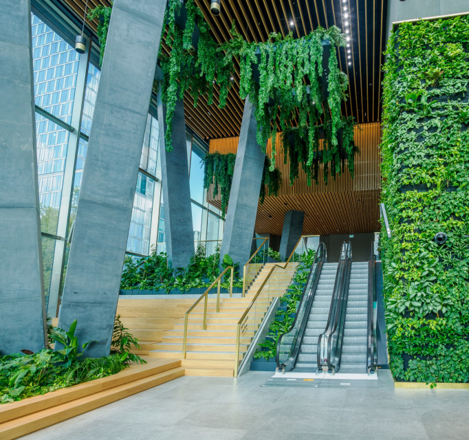 Tropikalna dżungla w centrum Warszawy. Tak wygląda zielone lobby ...