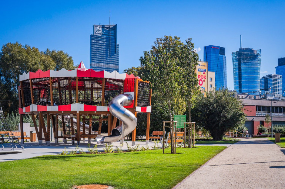 Skwer Gwary Warszawskiej na Woli zyskał nowe życie. To zielona ...